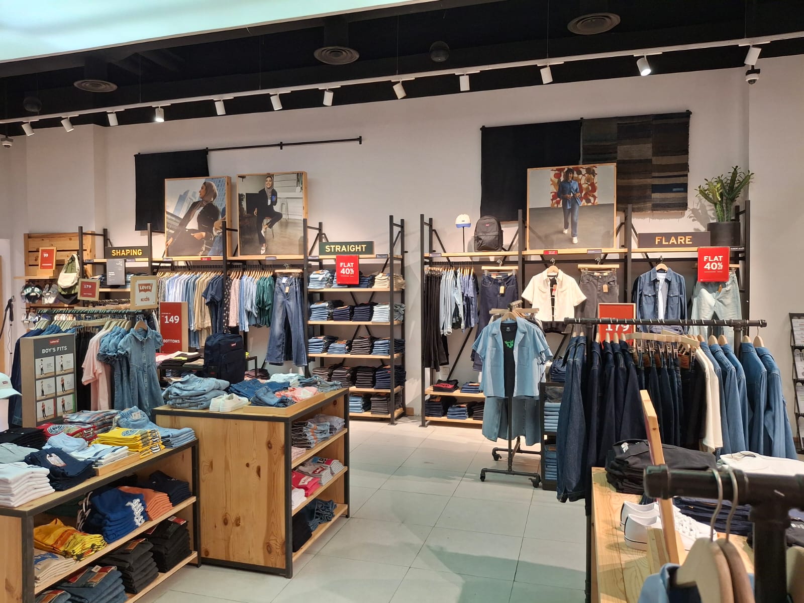Levi’s – FAWAZ FITOUT & INTERIORS